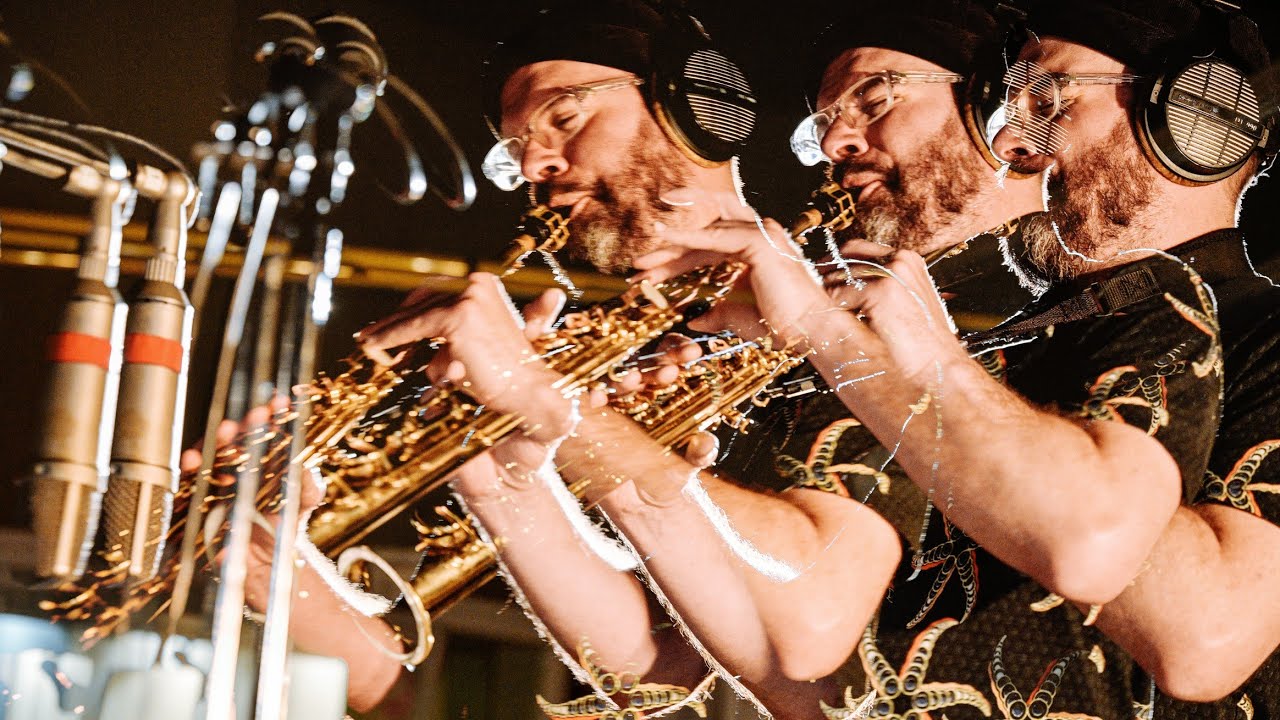 Julien Soro-PLAYERS "Snake Skin" at Bauer Studio. - YouTube