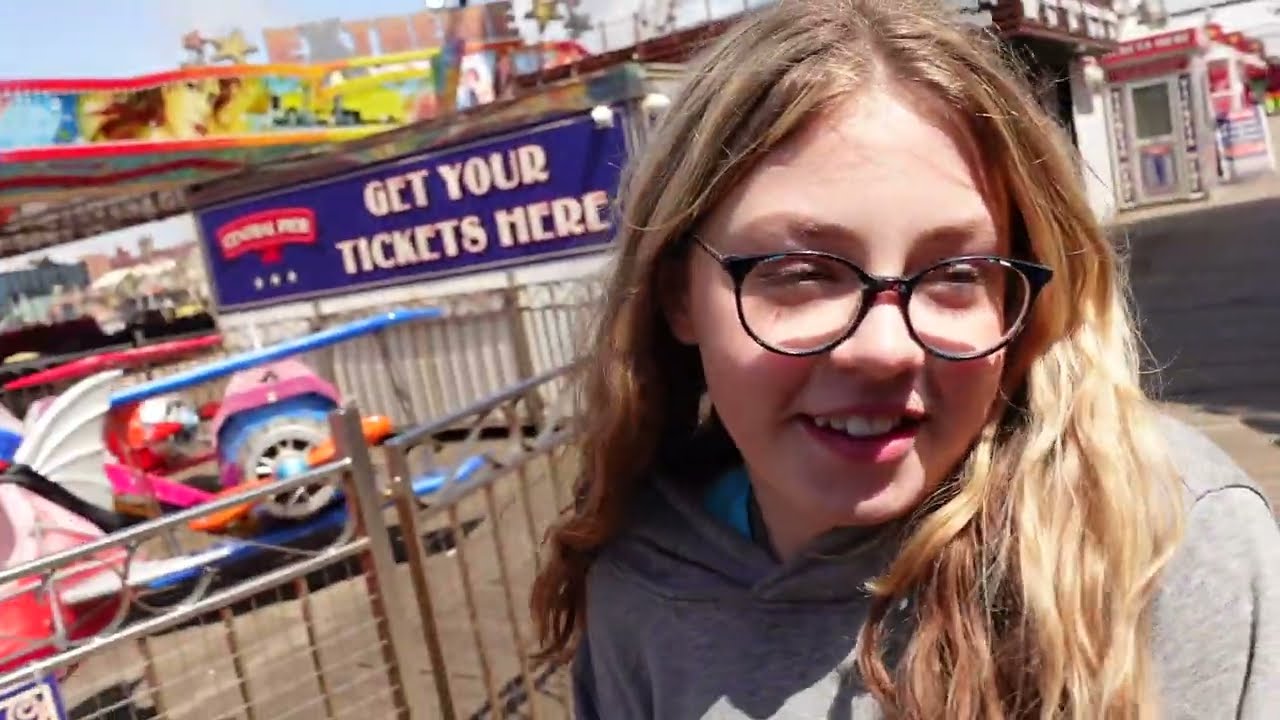 Blackpool Central Pier Vlog - Rides & Attractions - Oh No The Miami 😩 ...