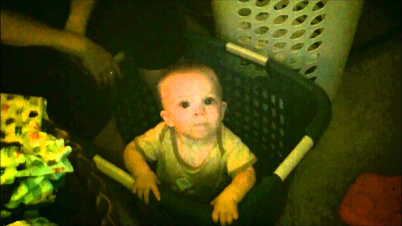 Jeffrey props himself up - YouTube