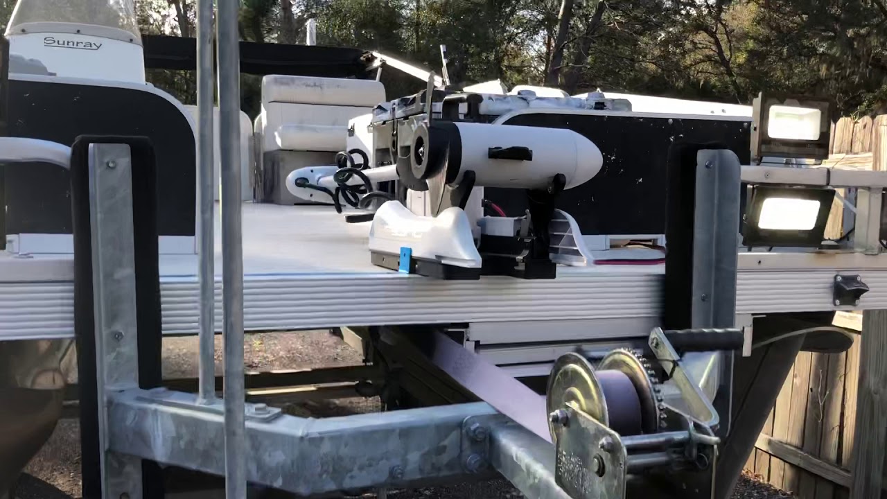 Bowfishing light setup on Pontoon. 110v - YouTube