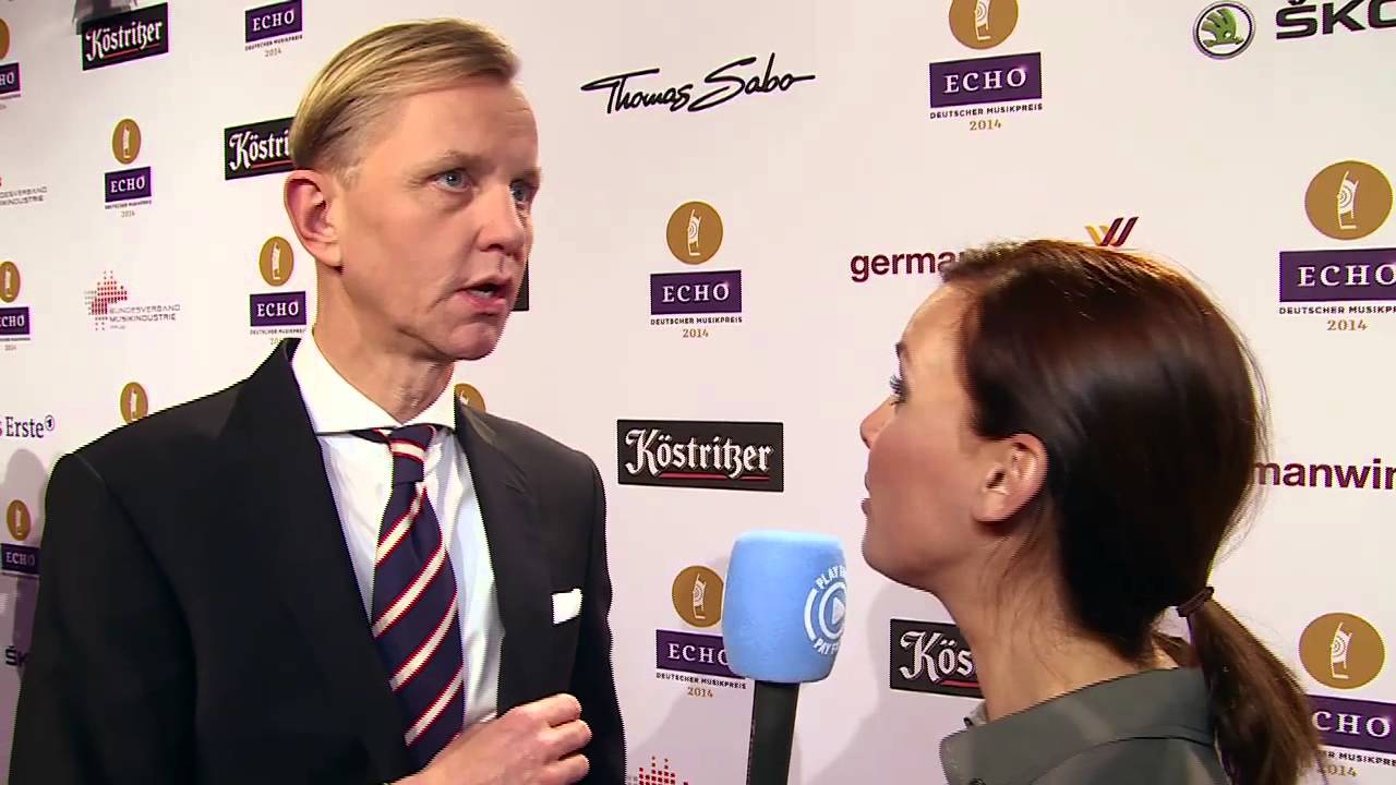 PLAYFAIR - Max Raabe - YouTube