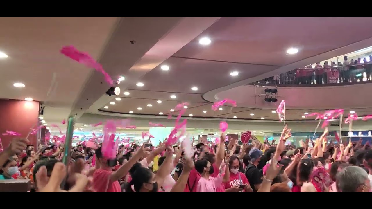 first time seeing Doc Tricia Robredo at Sta Lucia East Grand Mall - YouTube