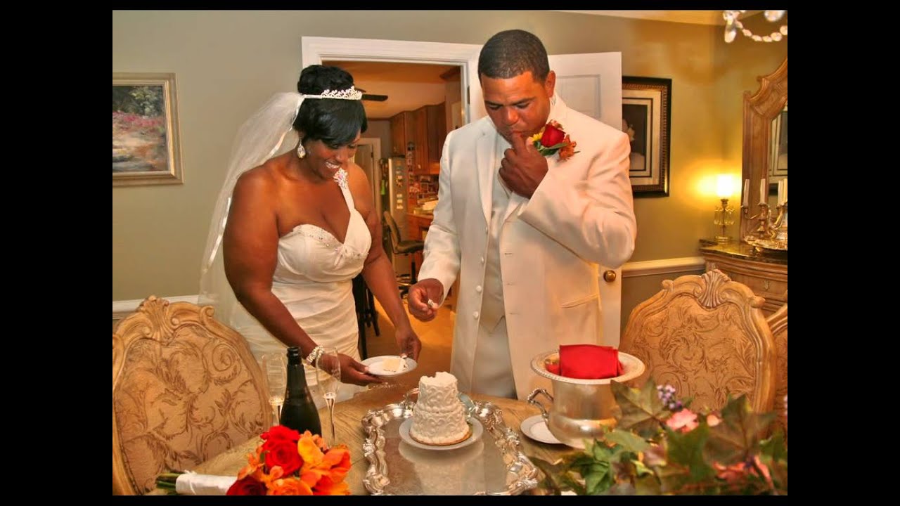 Michelle and Ryan Pritchett Exchange Vows... - YouTube