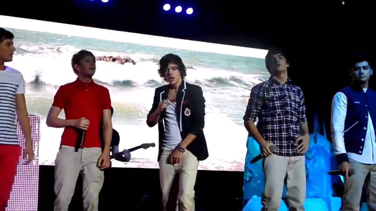 one direction - i wish HD close 19/12/11 live in southend - YouTube
