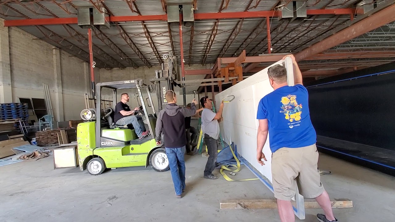 20 Foot Tank @ Fish Gallery #1 - YouTube