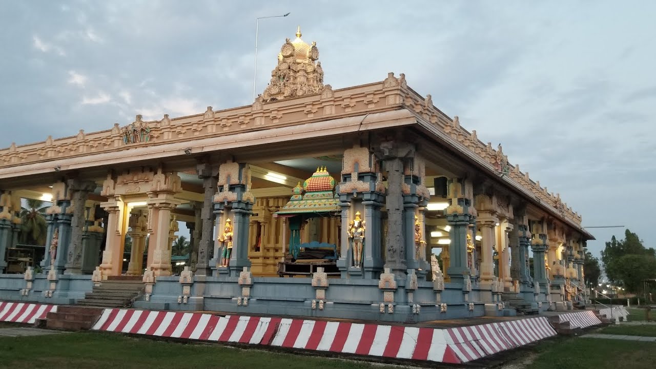 traditional holi Rama temple in Malaysia Sree Ramar Temple,Batu 21 ...