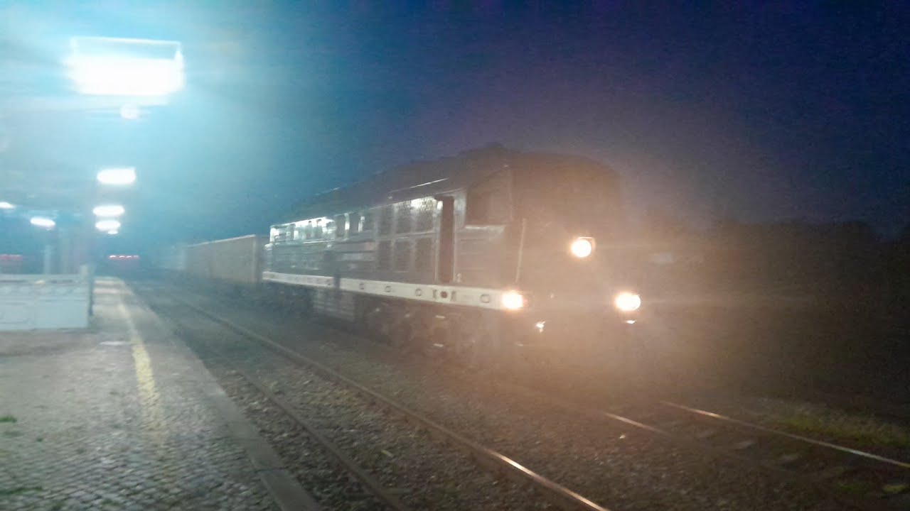 BR232-154-5 Dolaty z transportem EP07-448+EP07-318 +EP07-482 wyjeżdża na torowisko hit - YouTube