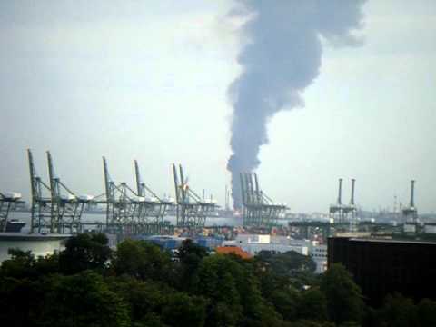 Pulau Bukom Fire - YouTube