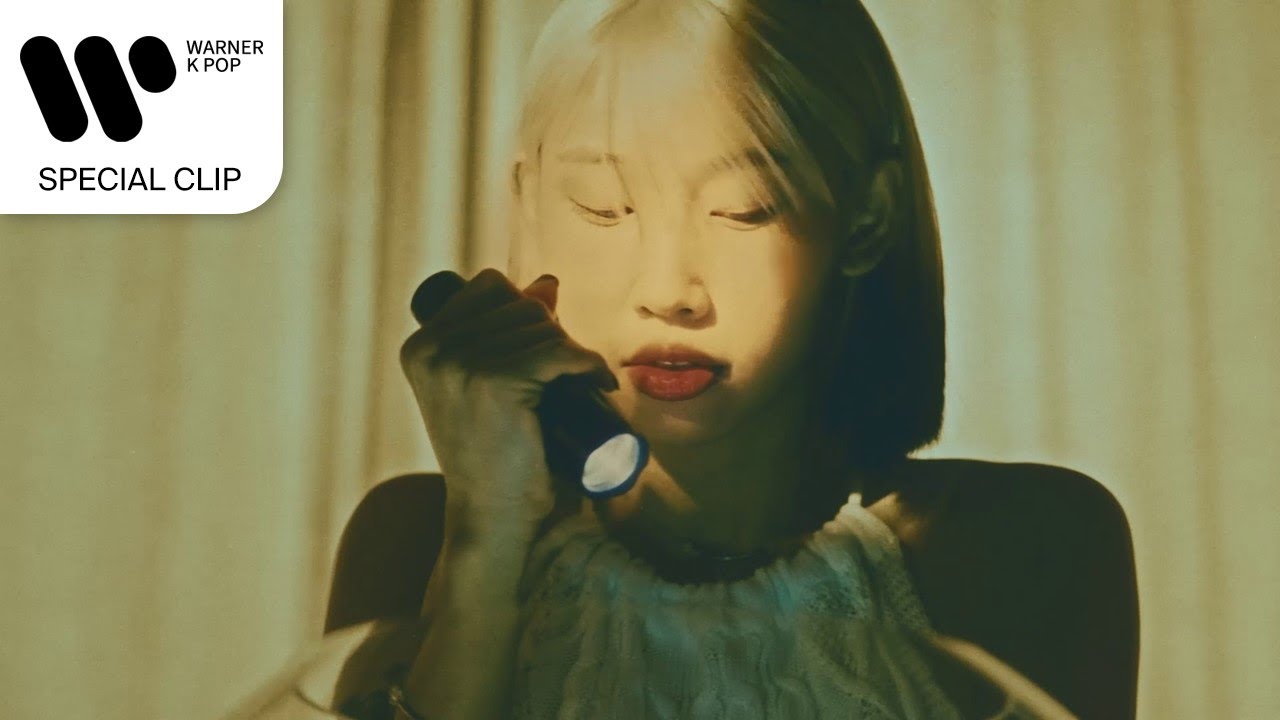 니즈(NIIZ) - BLUR [Special Clip] - YouTube