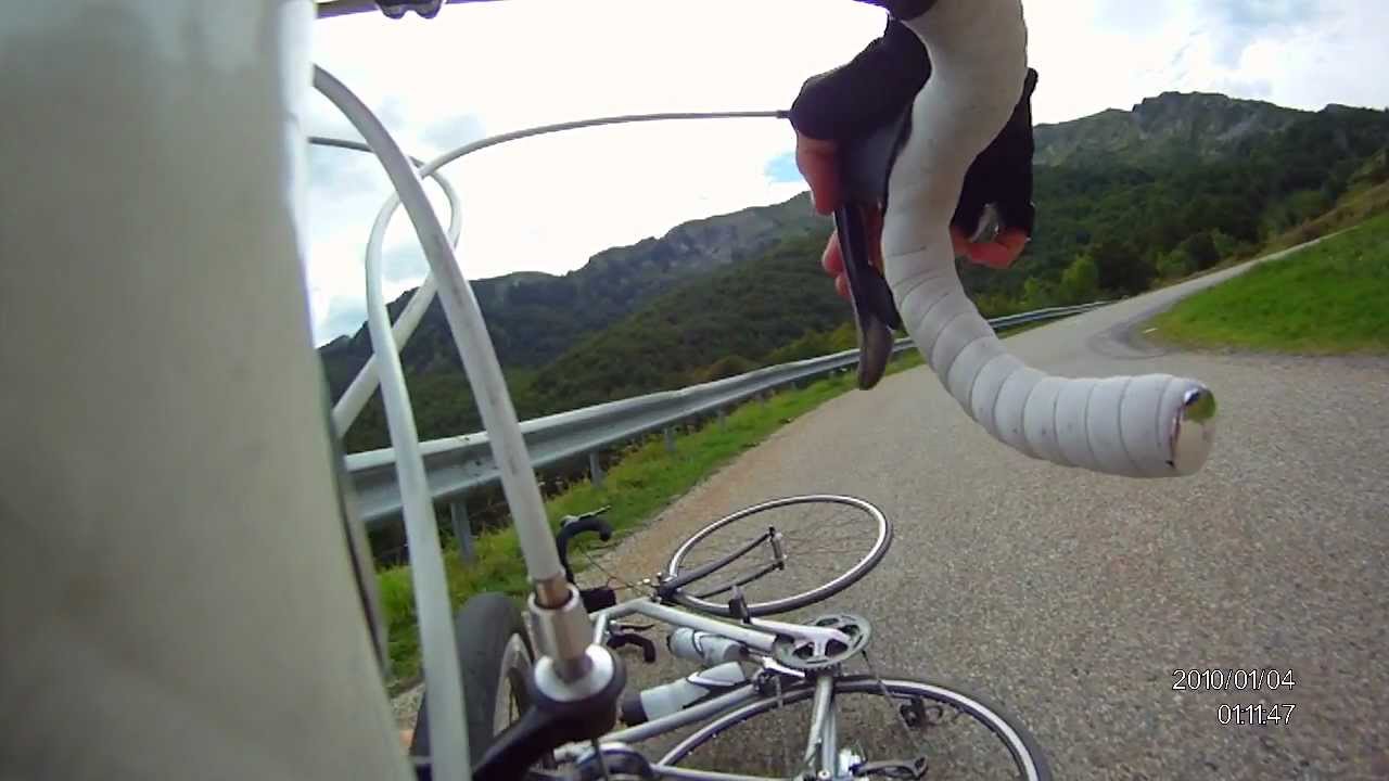 Port de Lers descent - cornering crash HD - YouTube