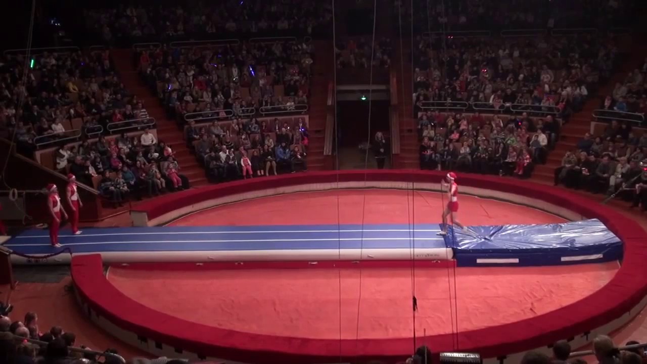 Incroyables acrobates - YouTube