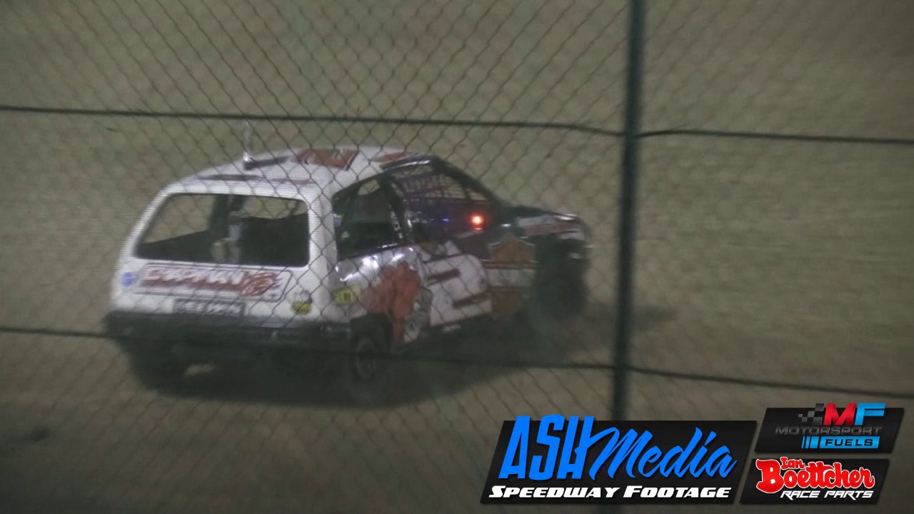 Junior Sedans: Race Highlights Oct 2016 - Rockhampton Speedway - YouTube