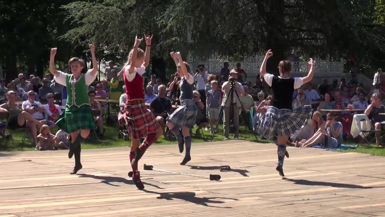 13 Teries in Tartan from Hawick, Scotland Broadsword Dance - YouTube