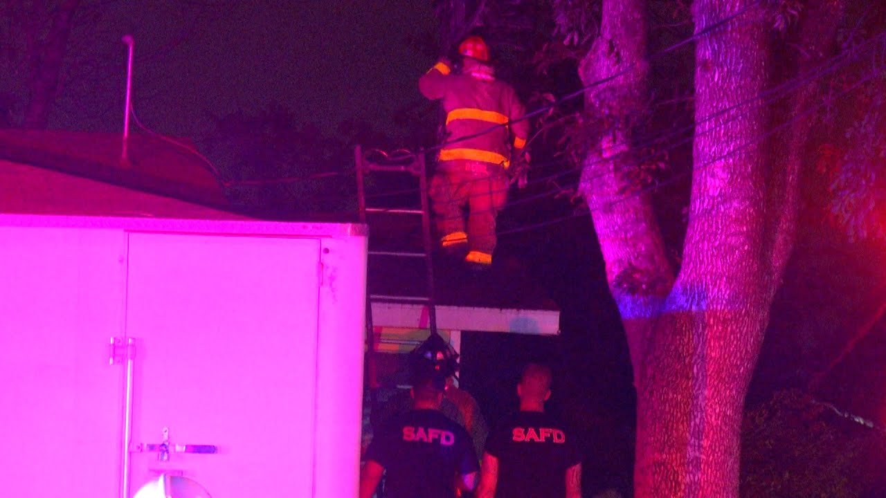 Shed fire spreads, damages eaves of two nearby homes, SAFD says - YouTube