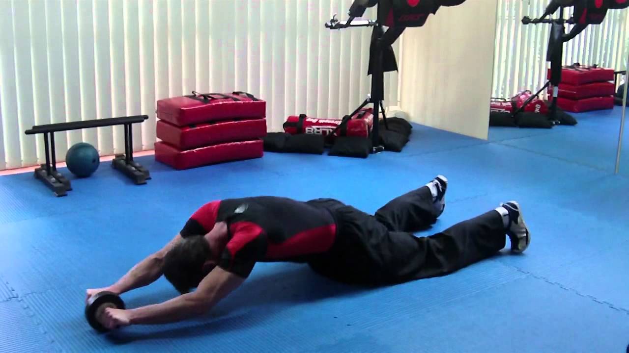 Ab wheel for a six pack - YouTube