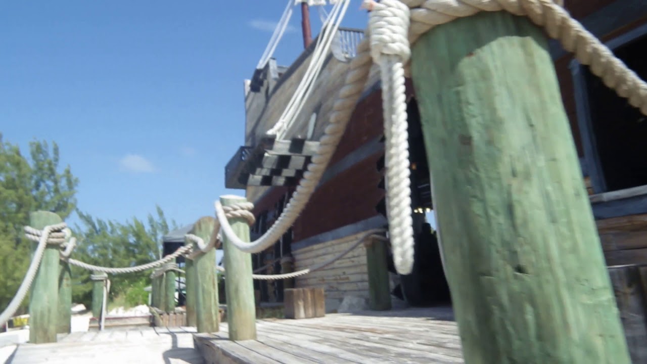 Half Moon Cay Captain Morgan On the Rocks Island Bar - YouTube