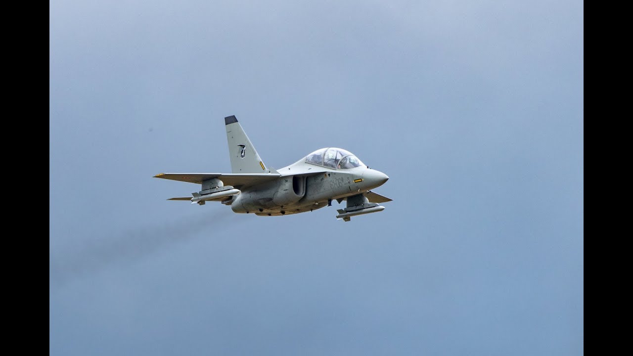 イタリア空軍T-346A RIAT2019 Italian AF T-346A - YouTube