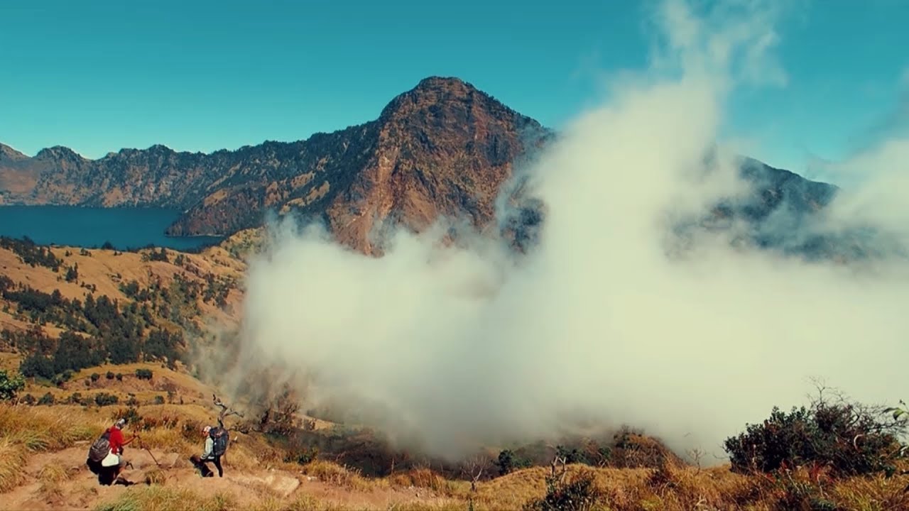 CLIMBING RINJANI: Gunung Tercantik di Indonesia (Part 2) - YouTube