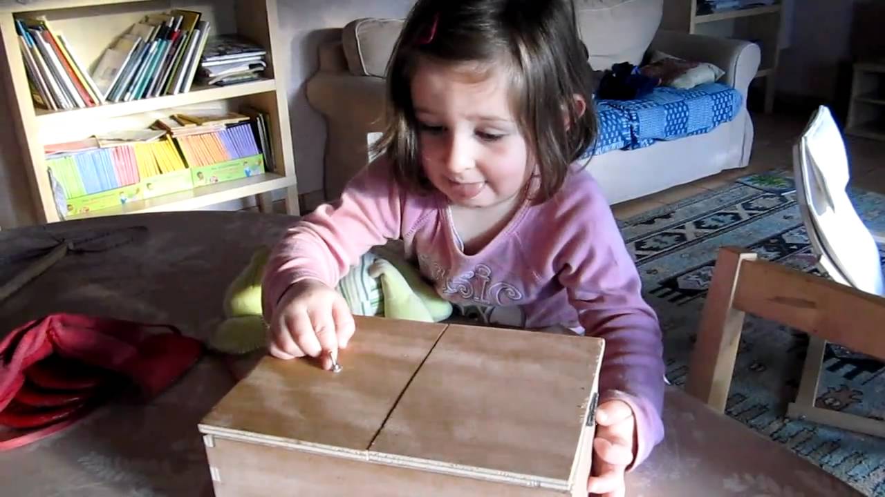 La machine la plus inutile au monde - YouTube