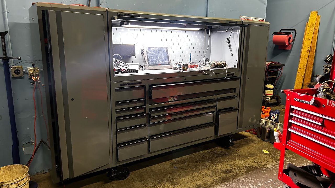 Harbor Freight US GENERAL SERIES 3 72in BOX W/HUTCH AND SIDE LOCKERS ...