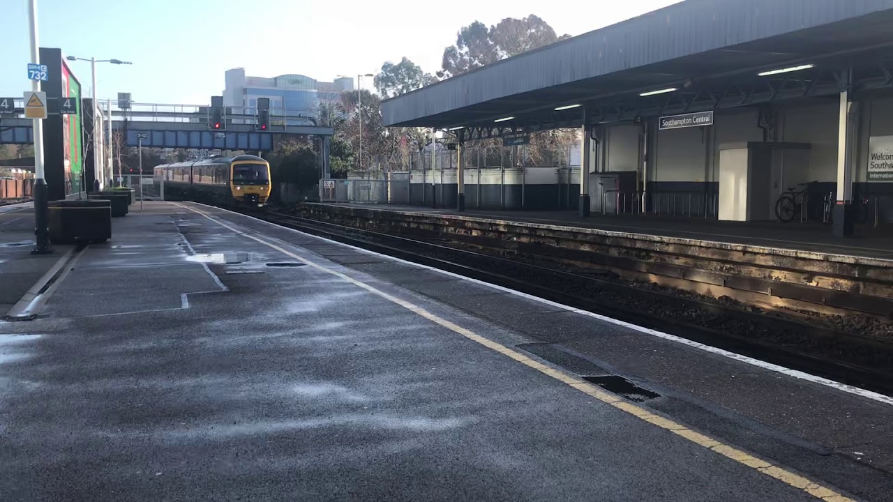 Great Western Railway Class 166 ‘217’ arrives at Southampton Central ...