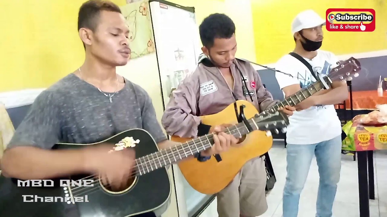 Pengamen suara emas Ambon Manise - YouTube