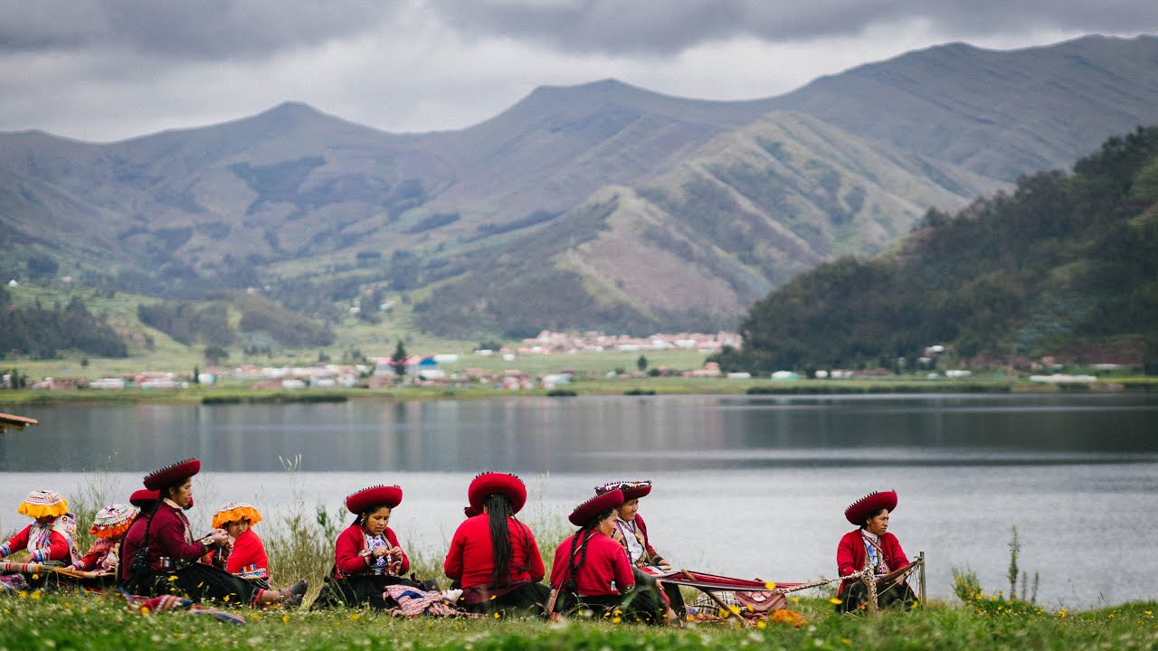 The Peruvian Weavers | A Canon C70 Observational Film - YouTube