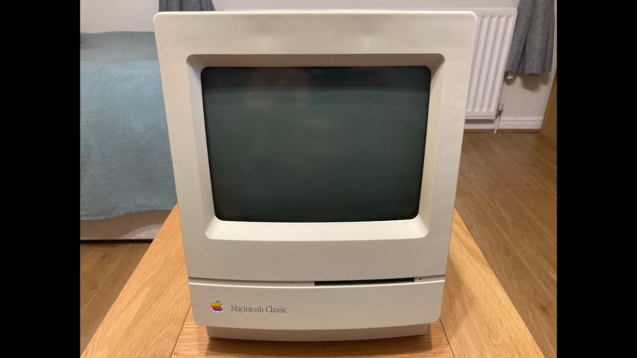 1991 Apple Macintosh Classic I - Checkerboard Pattern & Wobbly Display ...