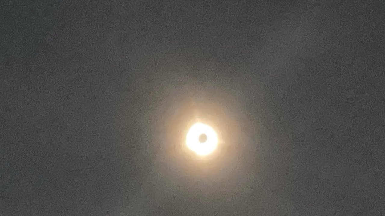 The total eclipse - YouTube