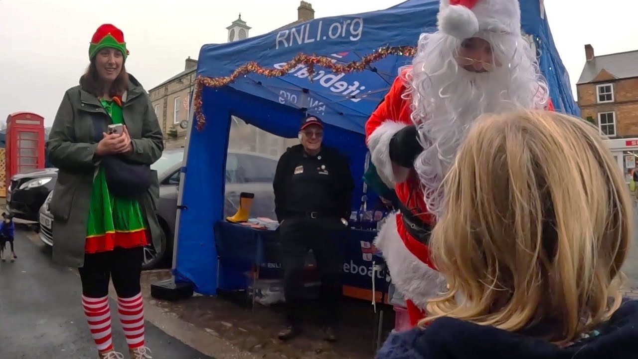 Kirkbymoorside CHRISTMAS FAIR 2025 rain did not dampen the spirits ...