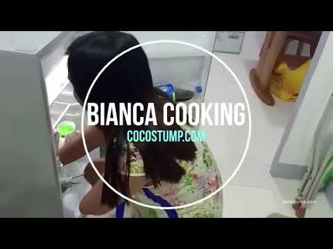 Bianca Amputee Arm Cooking (Cocostump.com) #amputees #oneleg #amputee # ...