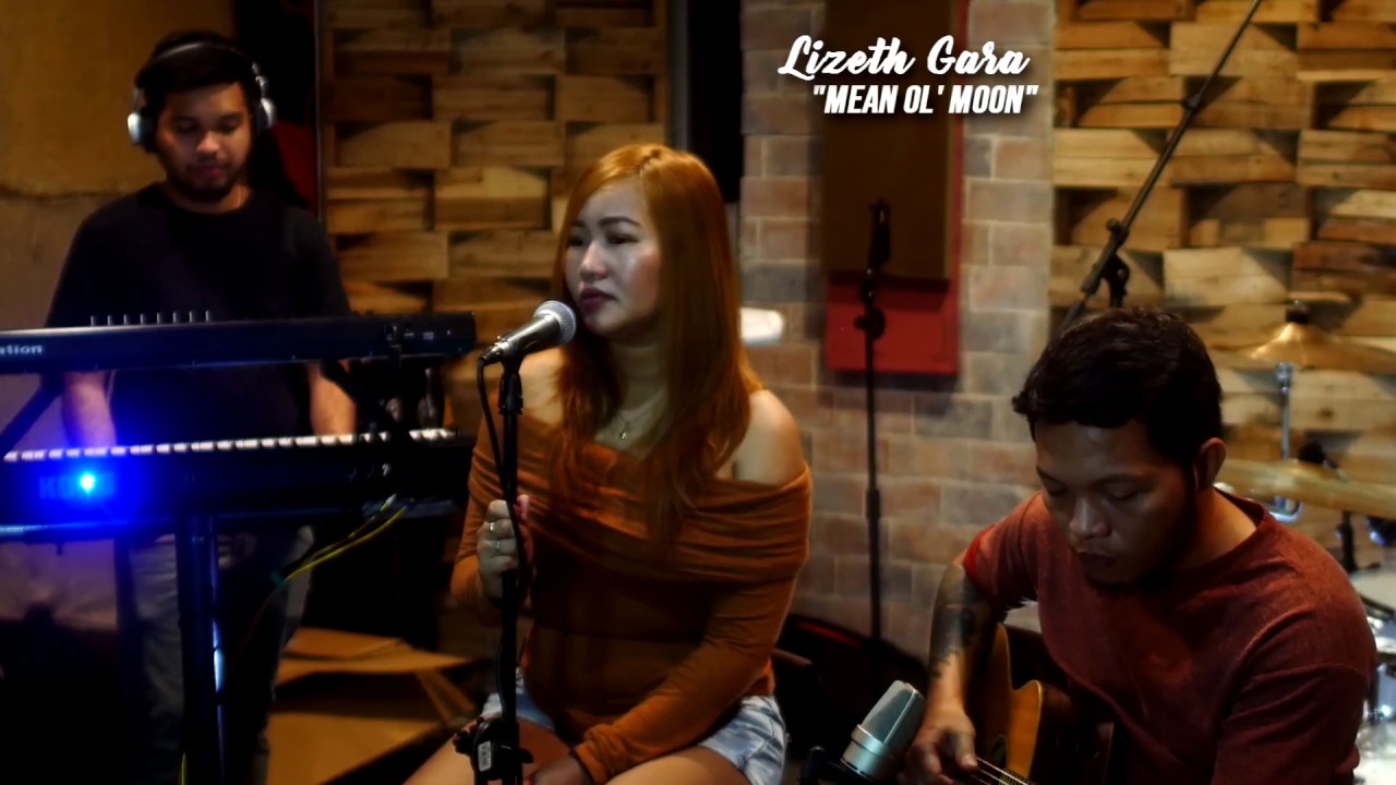 Lizeth Gara Mean Ol' Moon (cover) - YouTube