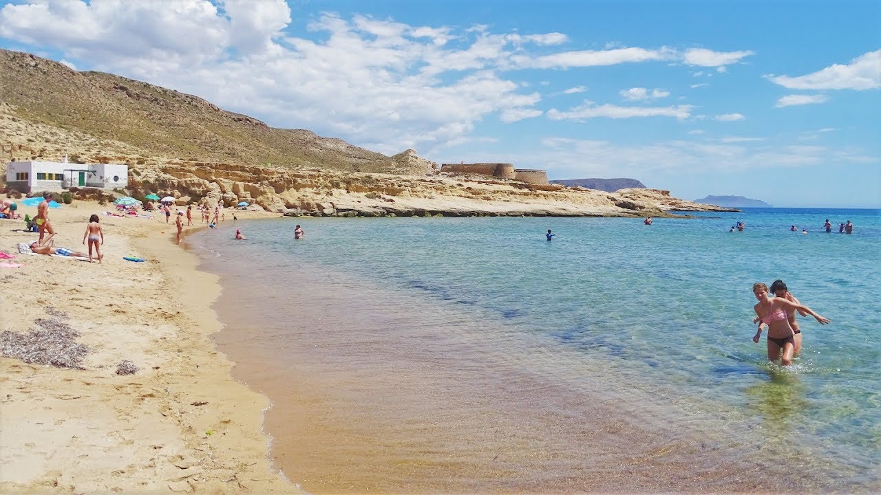Playa El Playazo de Rodalquilar en Níjar, Almería - YouTube