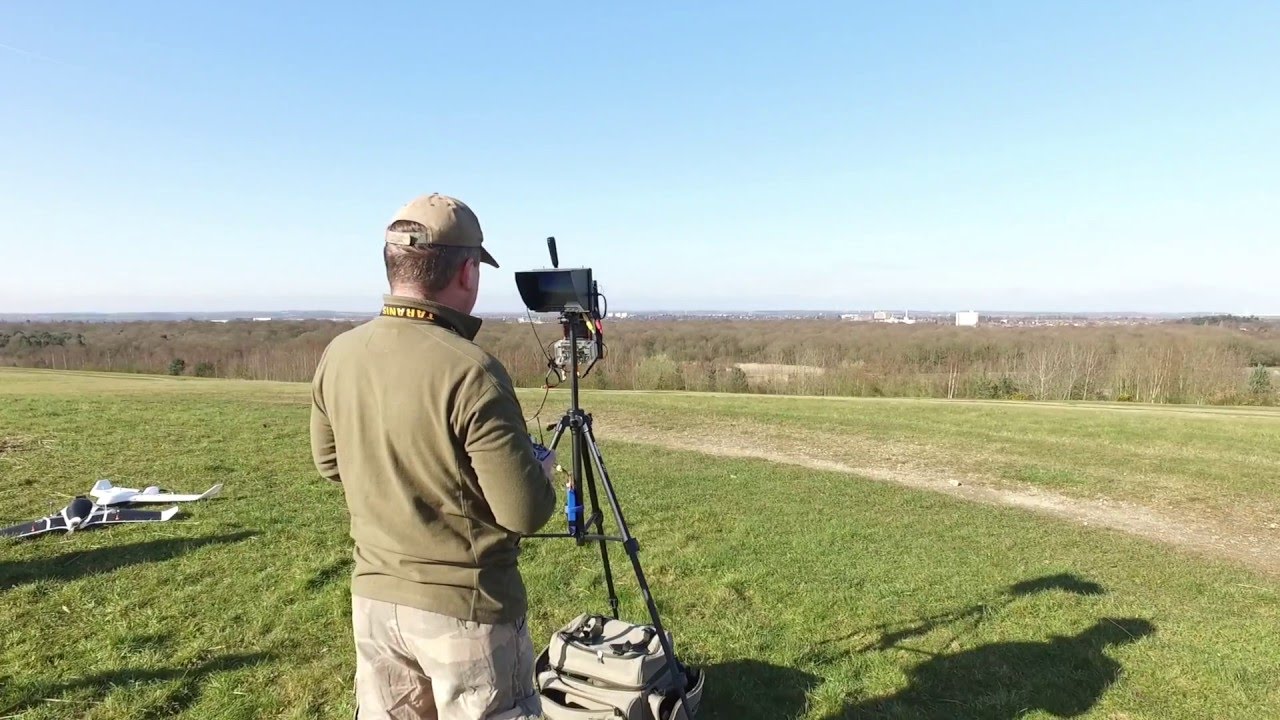 Drone racing - FPV racing wings - formation flying - YouTube
