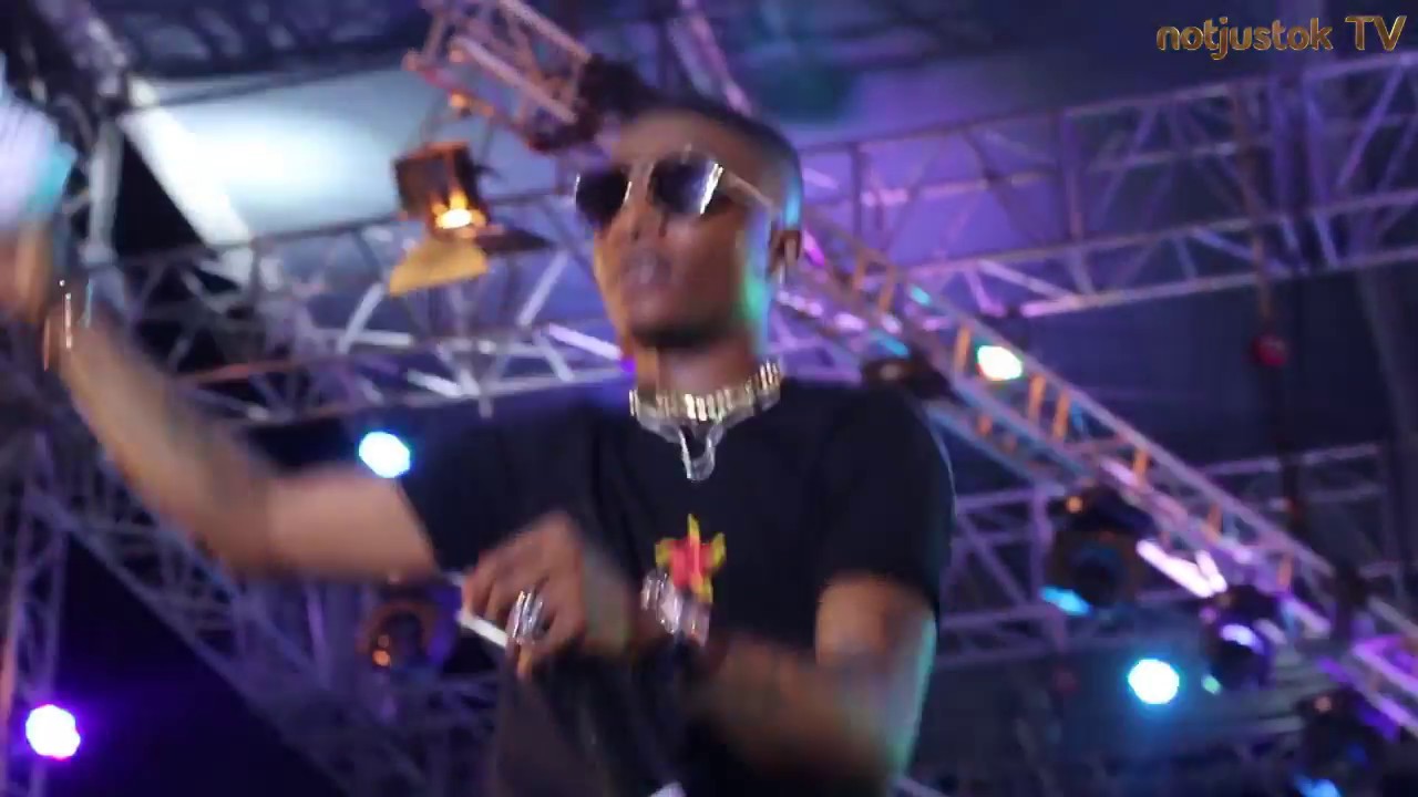 Wizkid, Ceeza Milli, Starboy Crew Perform "SOCO" At #GidiFest2018 - YouTube