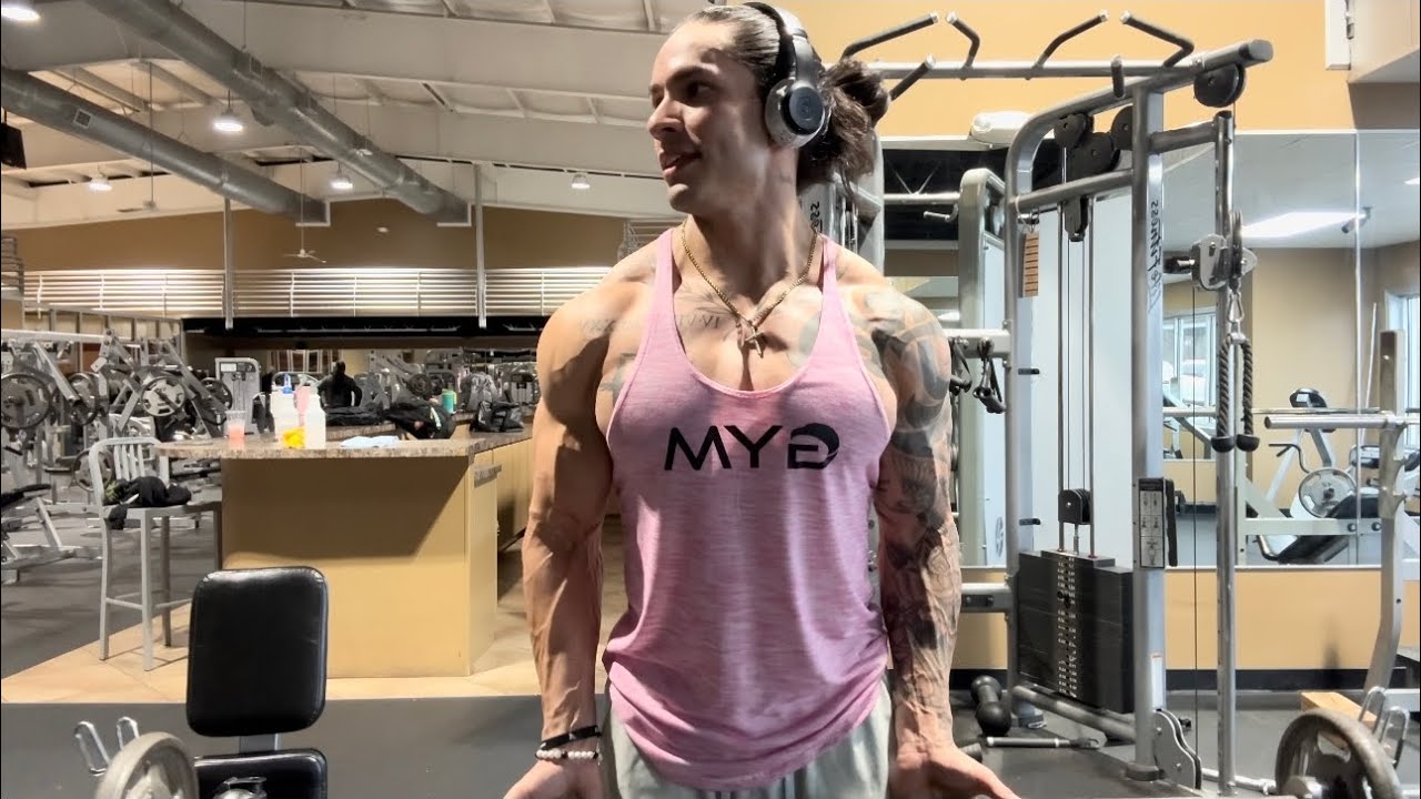 Morning Routine | Chest Workout - YouTube