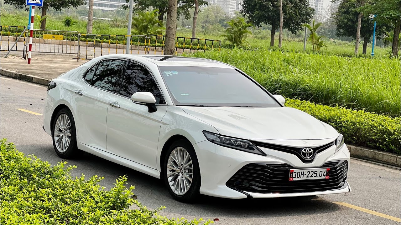 Toyota Camry 2.5Q 2019 xe ô tô cũ nhập khẩu lên nhiều đồ giá trị - YouTube