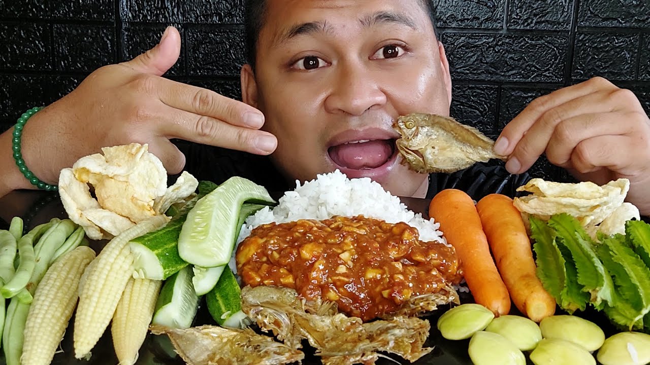 SEDERHANA TAPI NIKMAT!! MUKBANG NASI LAUK IKAN ASIN, SAMBEL KEMANG, JENGKOL + LALAPAN SAYURAN ...