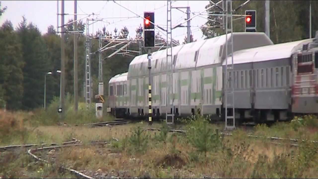 01.09.2011 08:13 Night express train P273 Helsinki To Rovaniemi passes ...