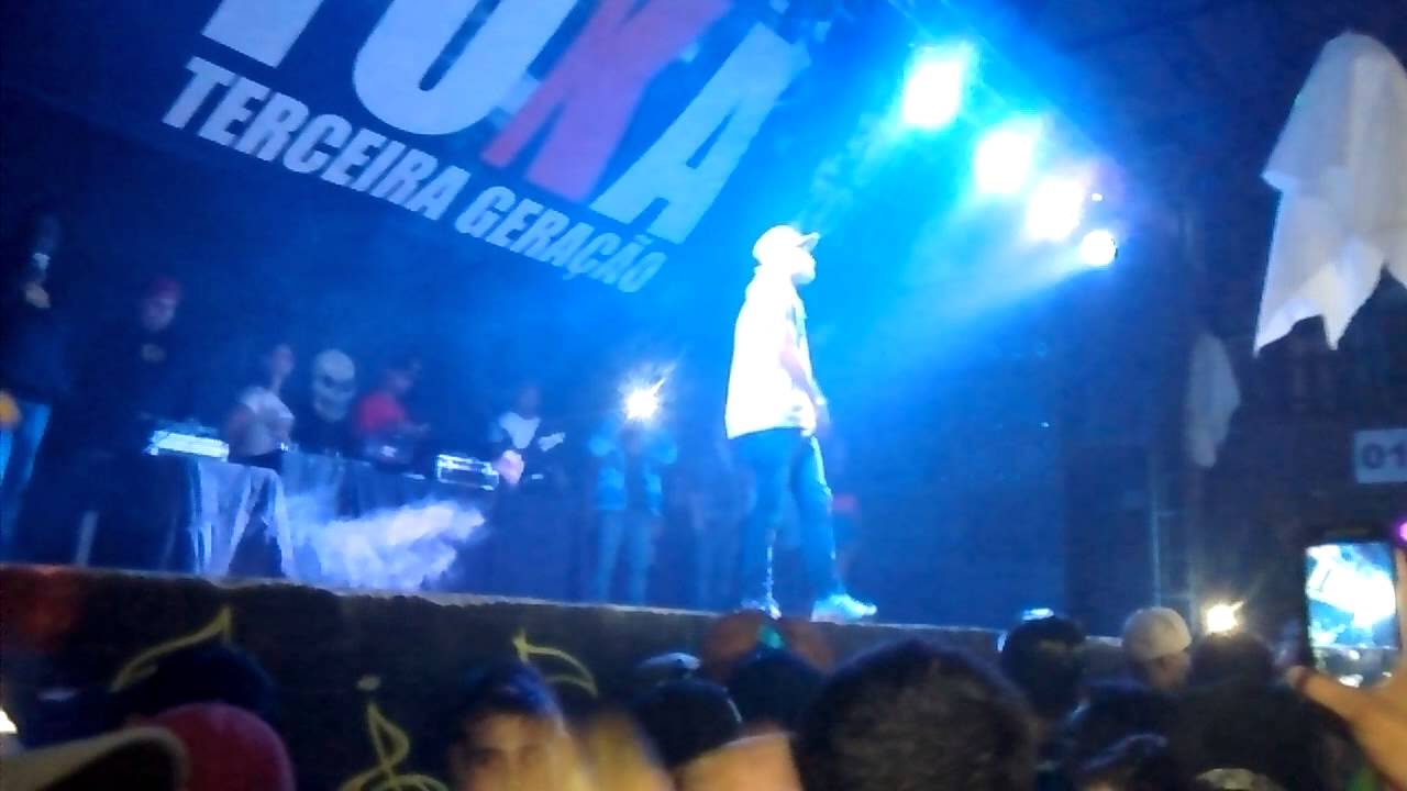 MC João- Baile de favela(ao vivo 2015)BAILE FUNK DA TUKA - YouTube