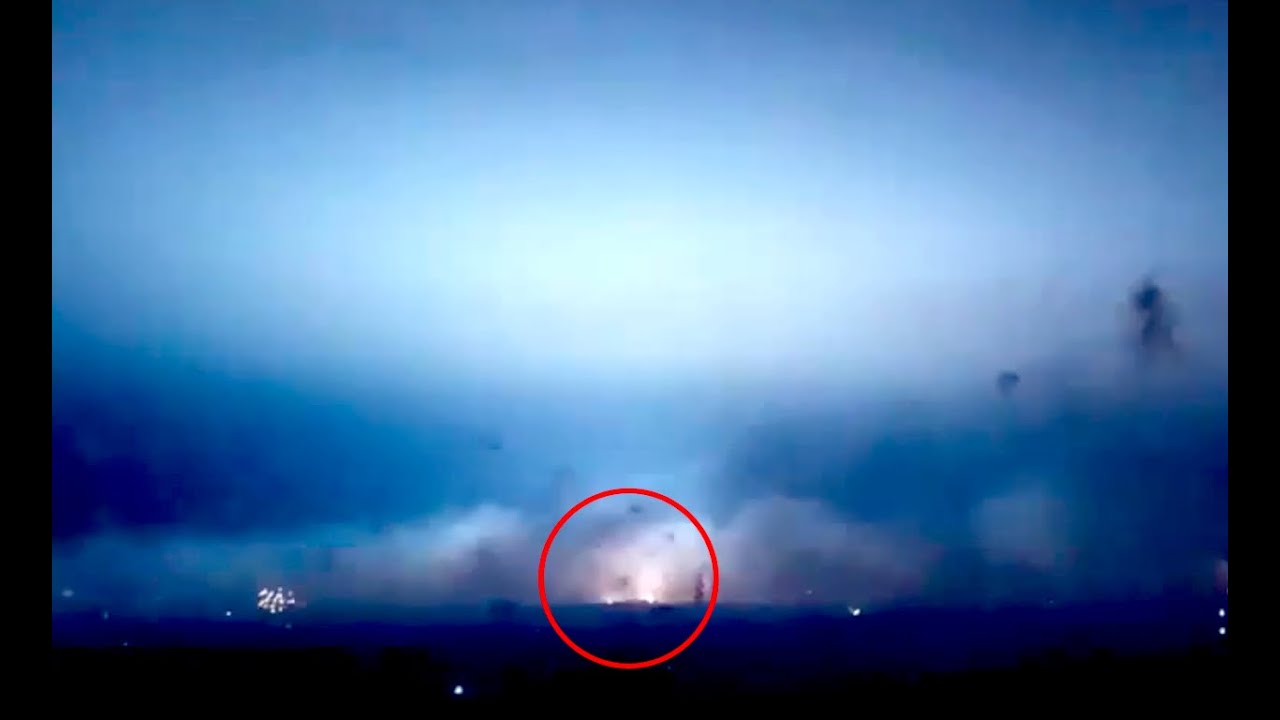 Strange Flash Explosion In Lima Peru During Christmas Fireworks Show ...