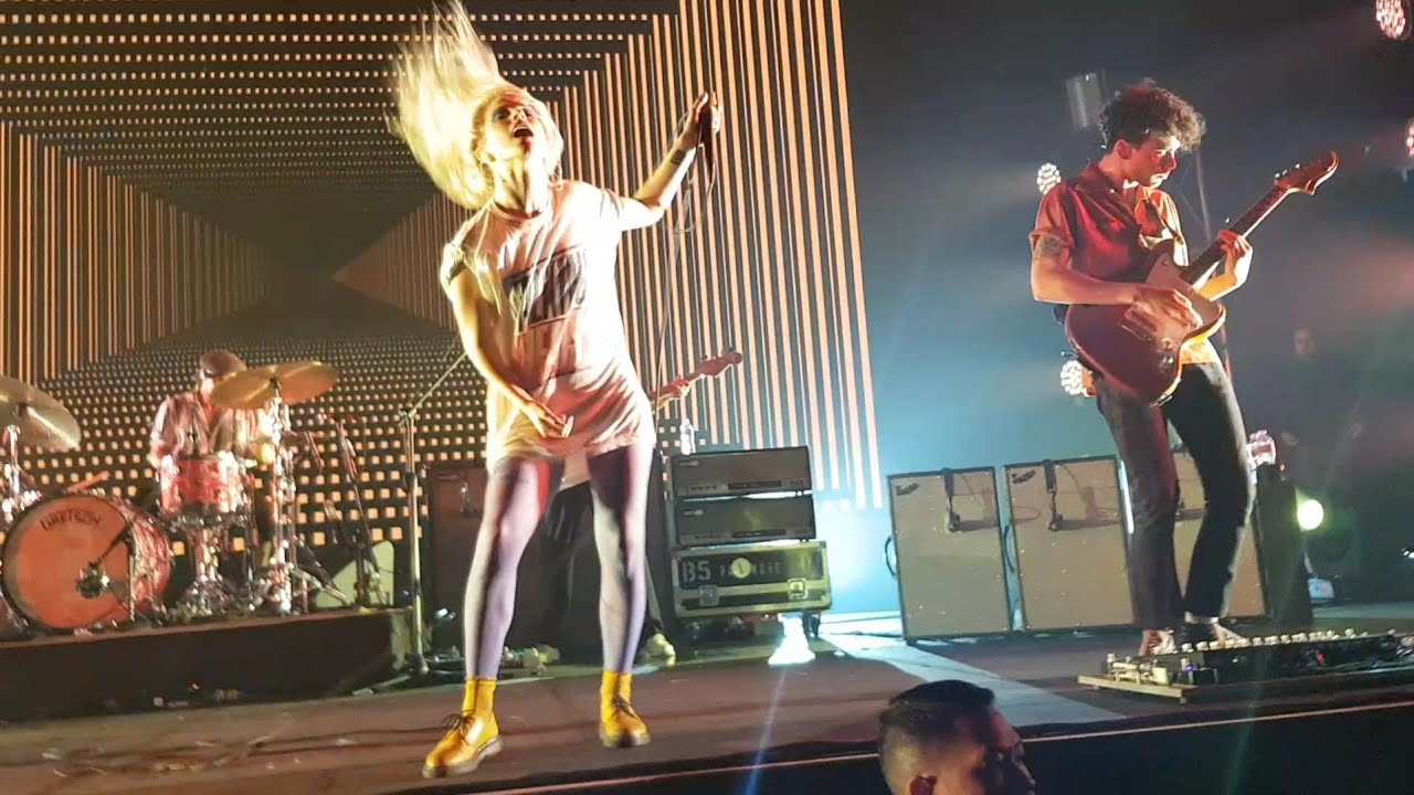 Playing God - Paramore (Live in Manila 2018) - YouTube