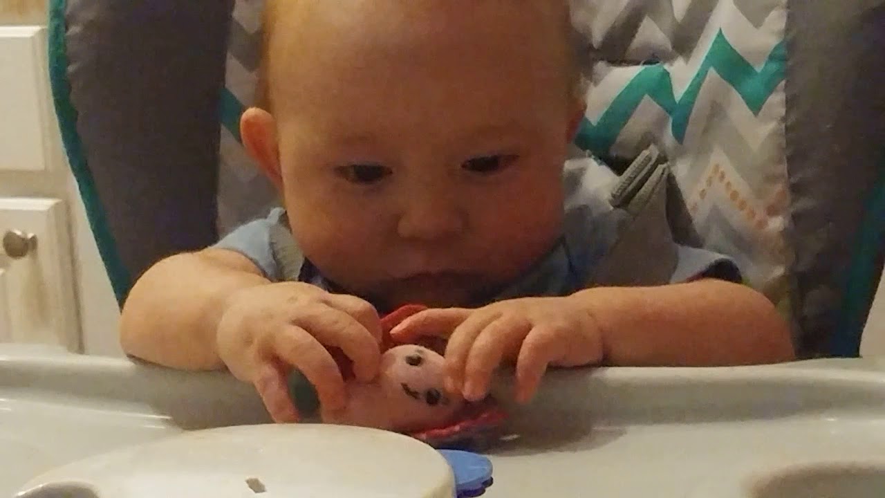 First time eating pop rocks - YouTube