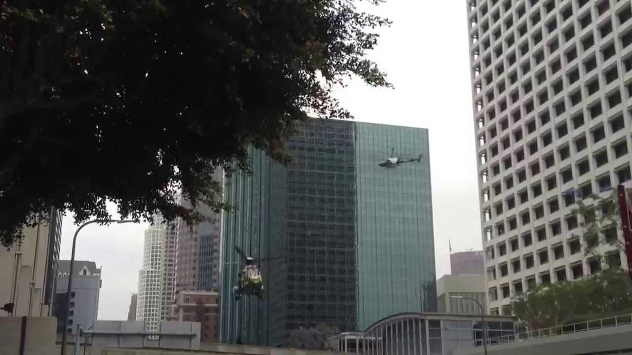 LASD SEB Fast ropes onto bridge from helicopter downtown LA - YouTube