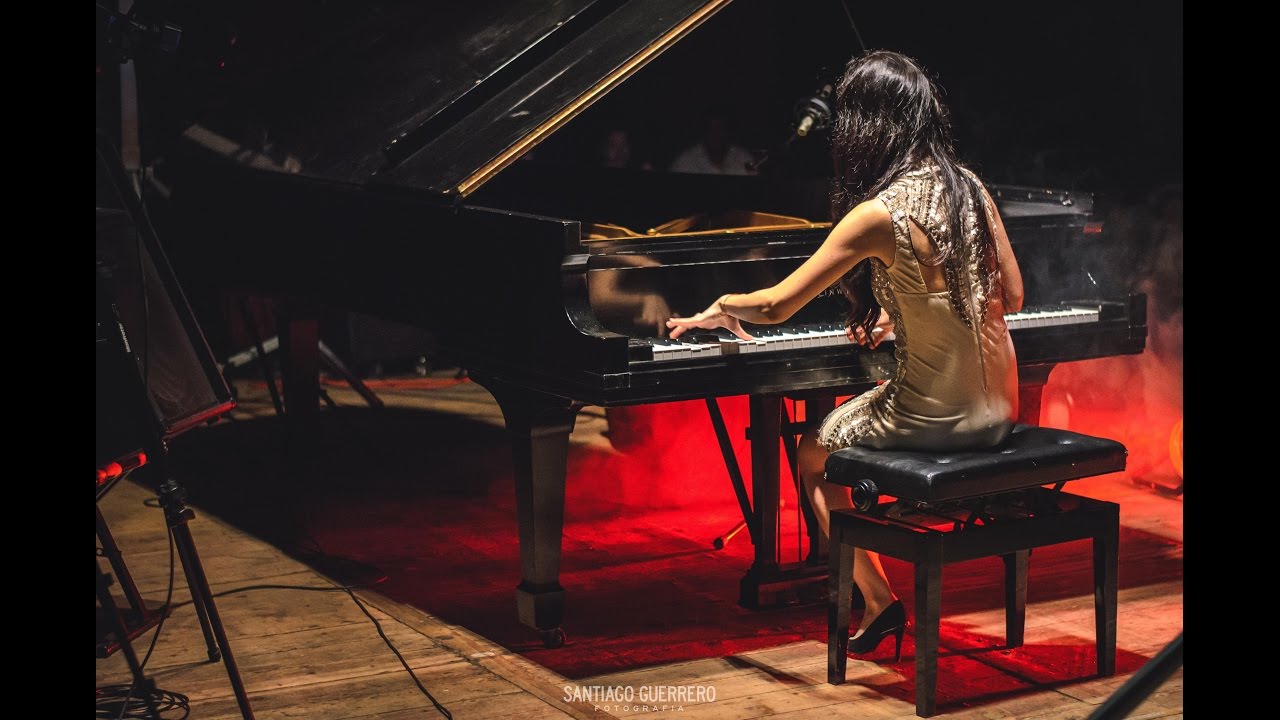 Piazzolla's Milonga del Angel by AYSEDENIZ - YouTube