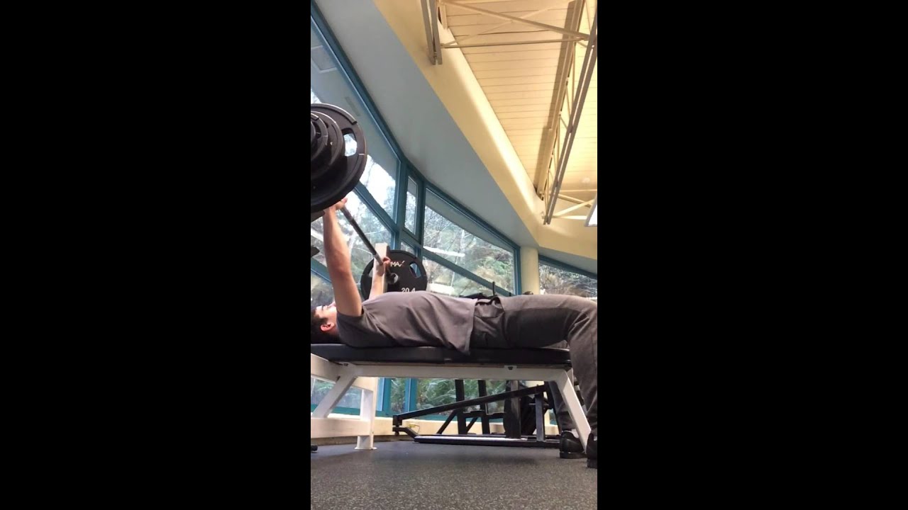Bench form check 205x5 - YouTube