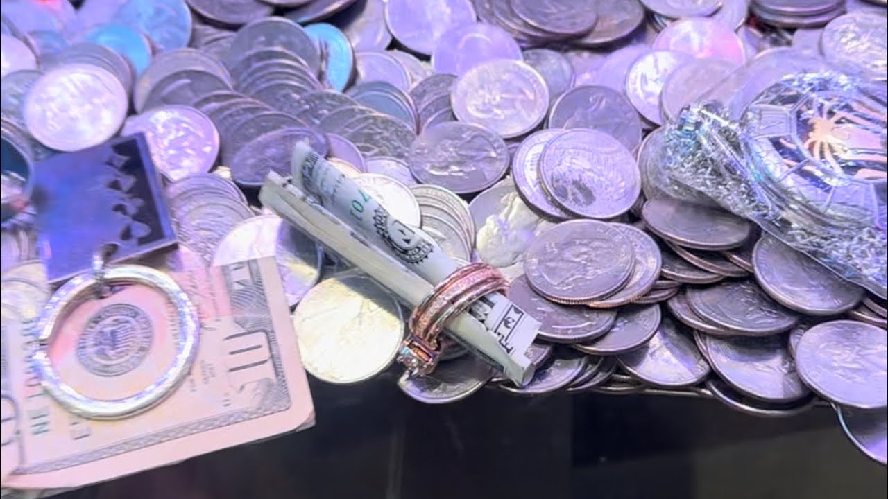 Is this a Real Diamond Inside the Coin Pusher?? - YouTube