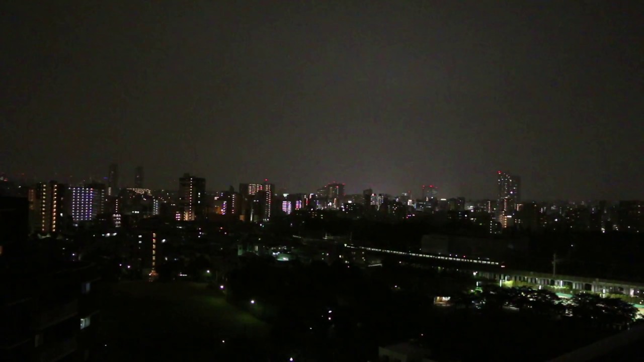 Crazy Tokyo Lightning Storm - YouTube