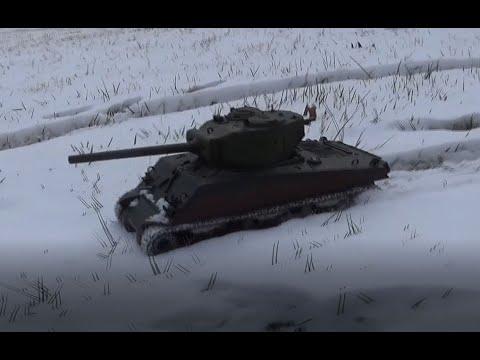 1/16 M4 Sherman and M26 Pershing in the Snow - YouTube