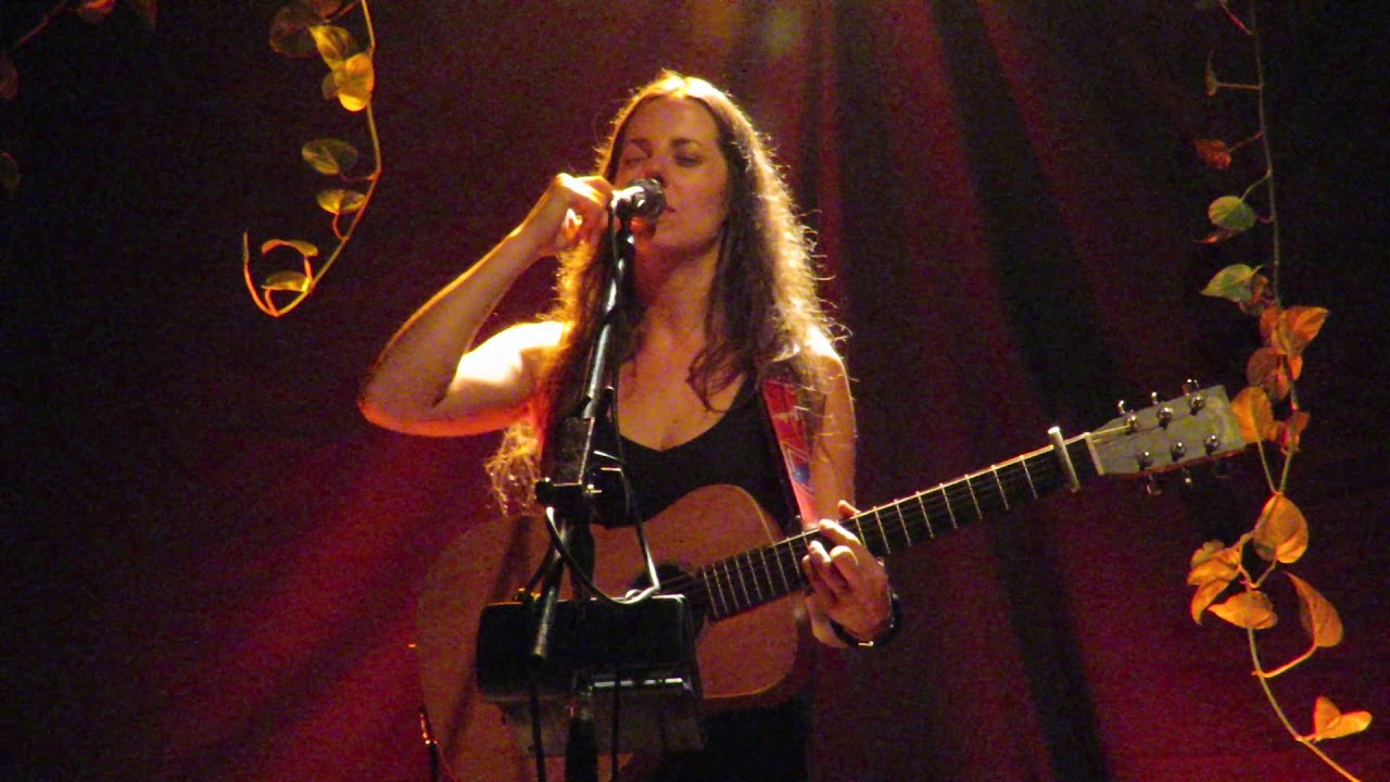 Cata Raybaud - Un Poquito de Sal - YouTube